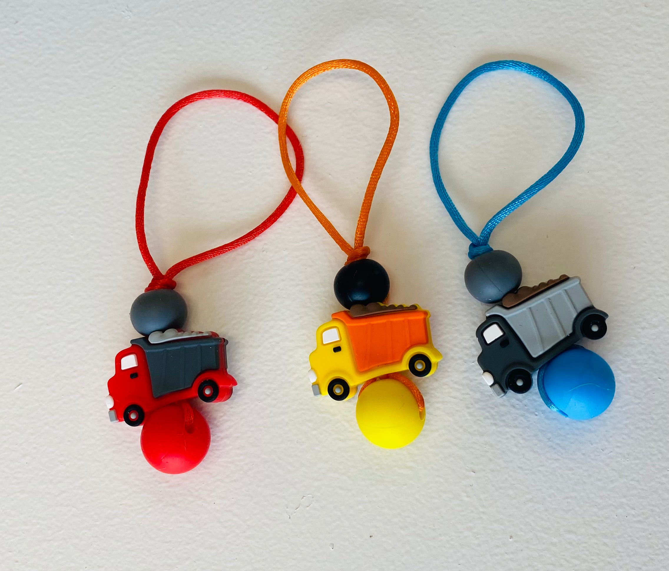 Attache zip camion – Création Lika